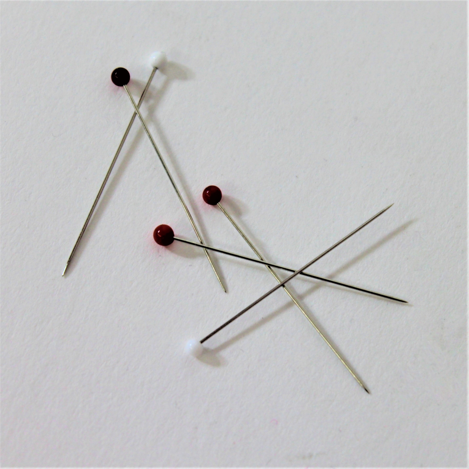 Clover Silk Pins 2501 Distinctive red and white glass heads sold by Bra ...