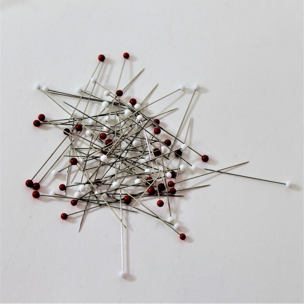 Clover Silk Pins 2501 Distinctive red and white glass heads sold by Bra ...